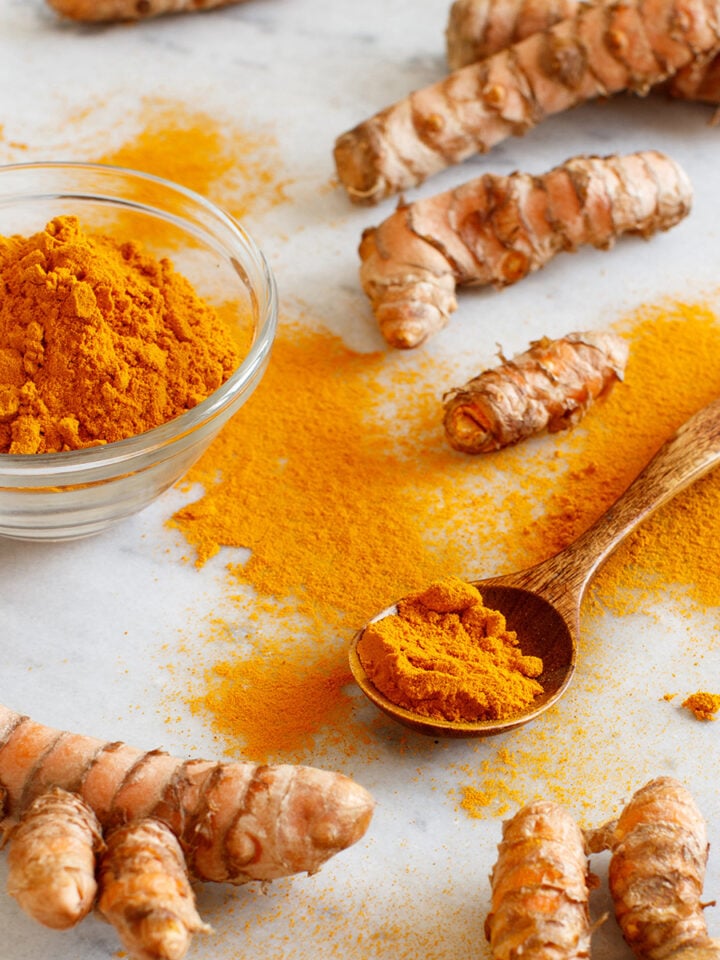 Saffron vs. Turmeric: How Do You Tell the Difference? - Tastylicious