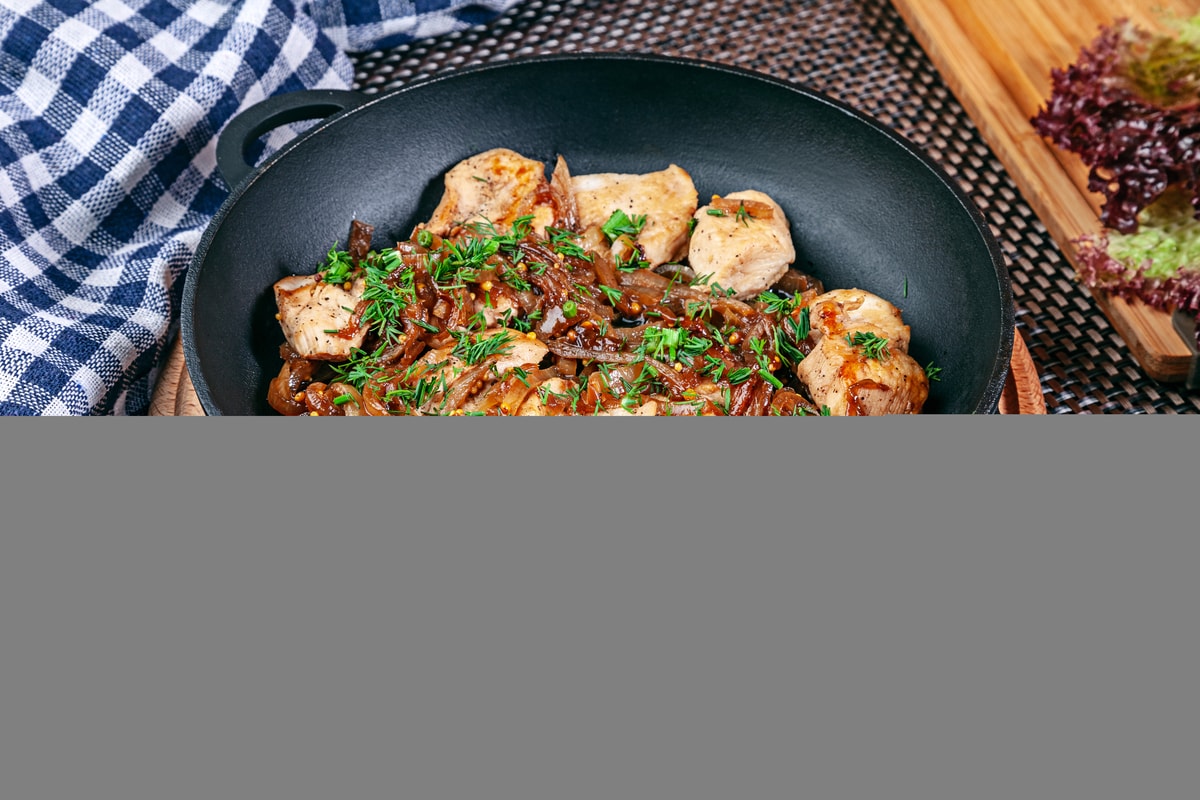 The Best Cast Iron Serving Dishes - Tastylicious