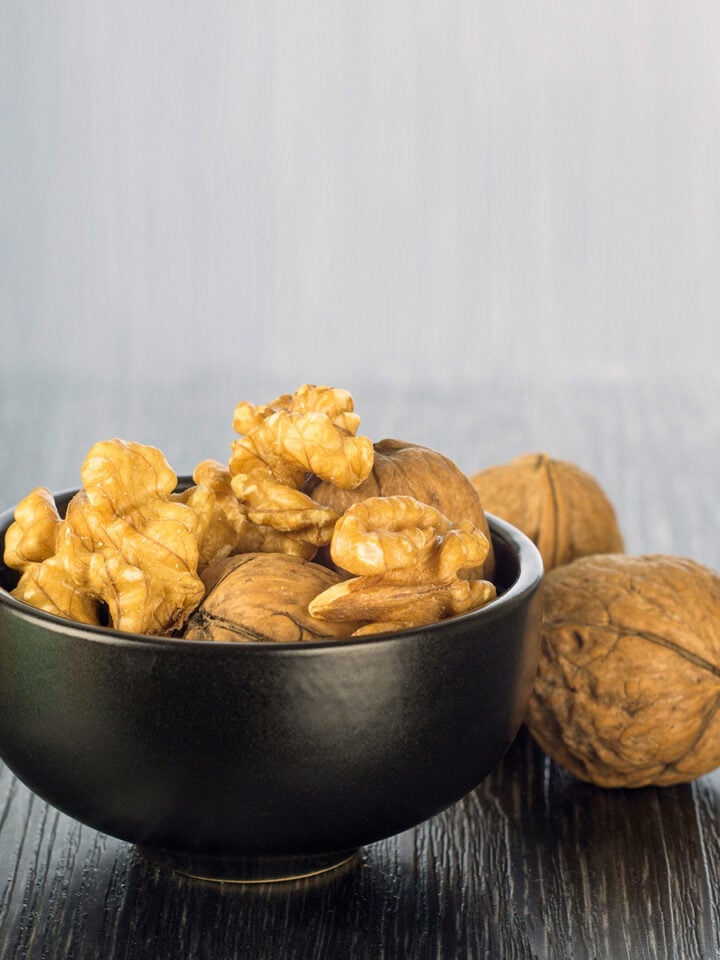 Are Walnuts Acidic? - Tastylicious