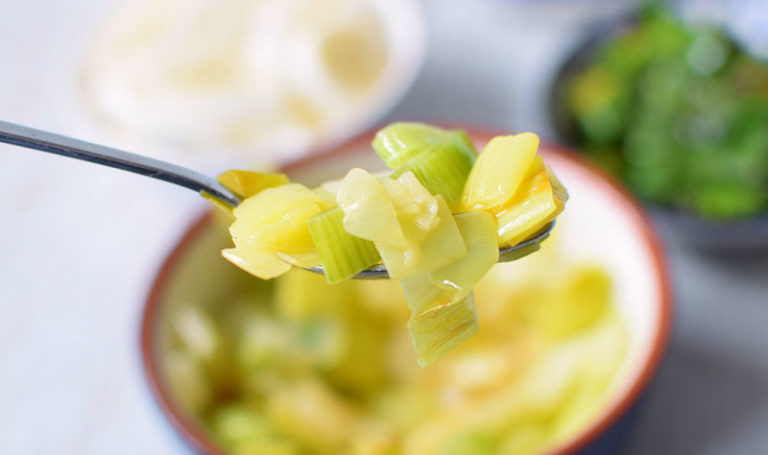 What Does A Leek Taste Like? 5 Ways Tested - Tastylicious