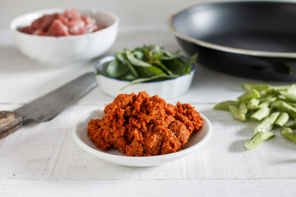 11 Best Red Curry Paste Substitutes for Cooking - Tastylicious