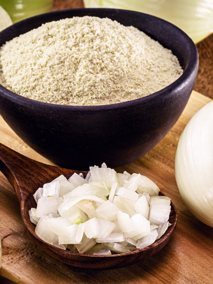 Onion Flakes Vs. Onion Powder - Quick Guide