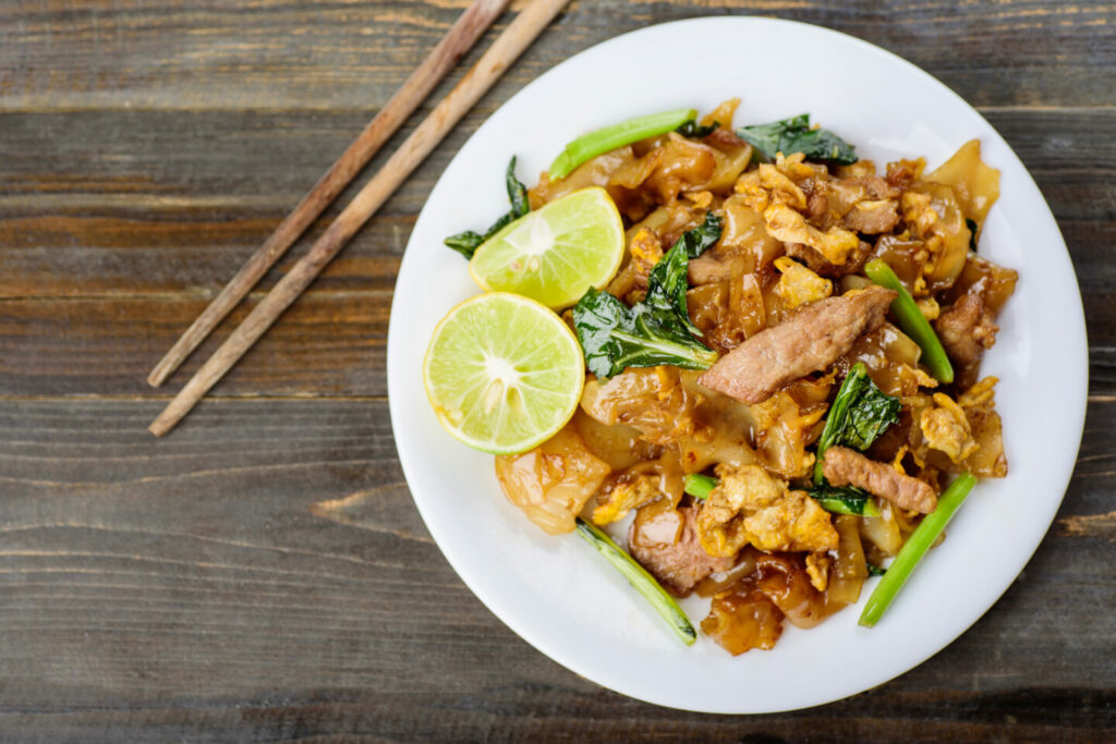 Pad See Ew vs Pad Kee Mao - Tastylicious