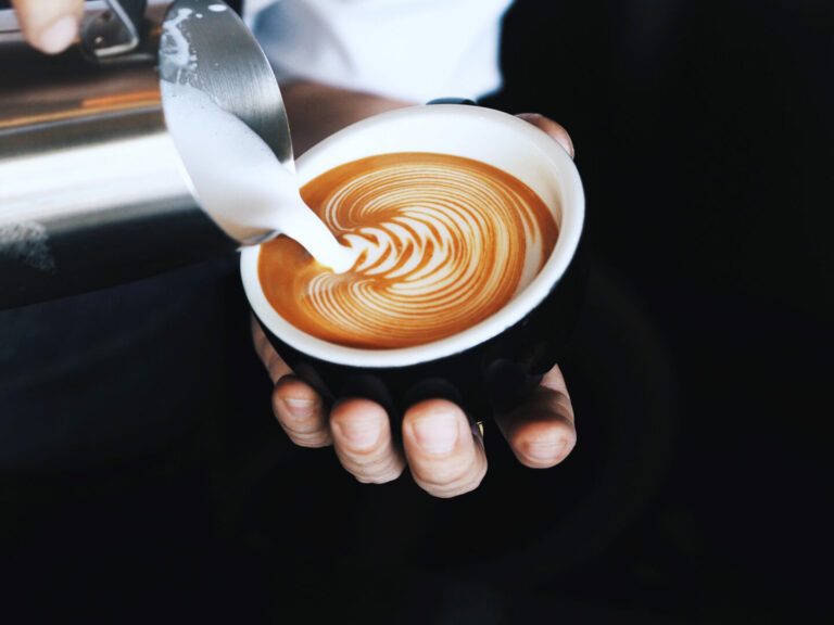 What Does A Latte Taste Like? - Tastylicious