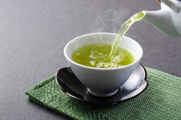 Is Tea Acidic? Everything You Need To Know. - Tastylicious