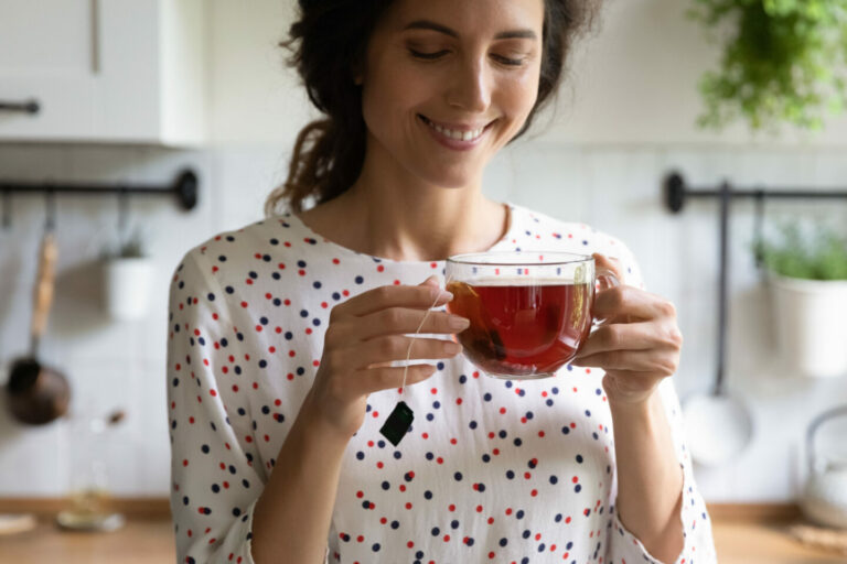 Is Tea Acidic? Everything You Need To Know. - Tastylicious