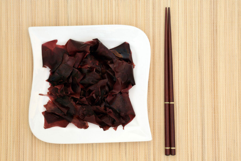 What Does Dulse Taste Like? Fresh & Dried