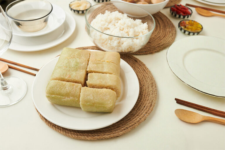 Vietnamese Sticky Rice Cakes (Bánh Chưng) - Tastylicious